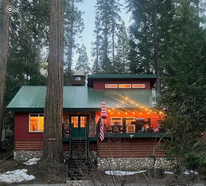 Heidis~fun Deck~wood Stove~walk To Town~bunk Room - Shaver Lake, CA
