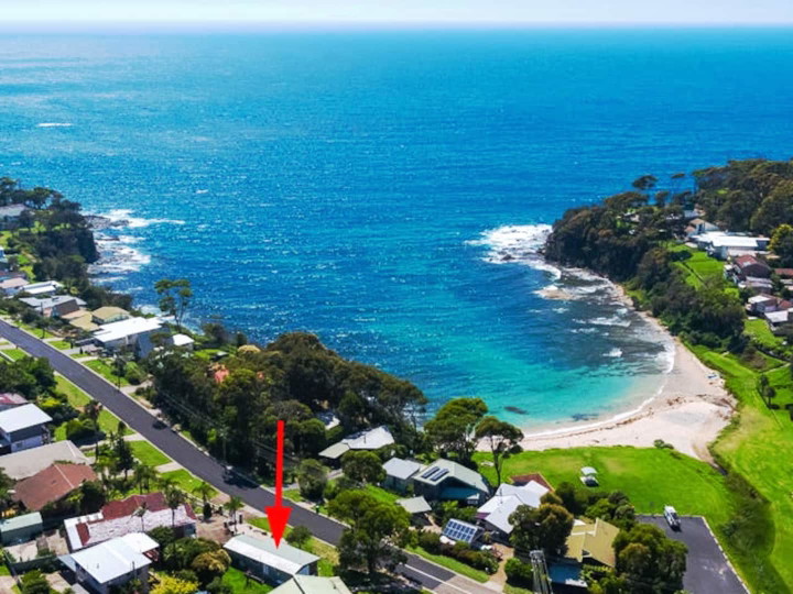 Garden Bay Beach Getaway - "The Beach Shack" - South Coast