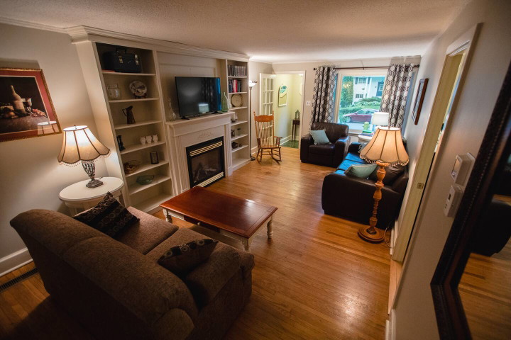 The Lily Pad - Quaint Home In Old Town Notl, Steps From The Lake! - Niagara-on-the-Lake