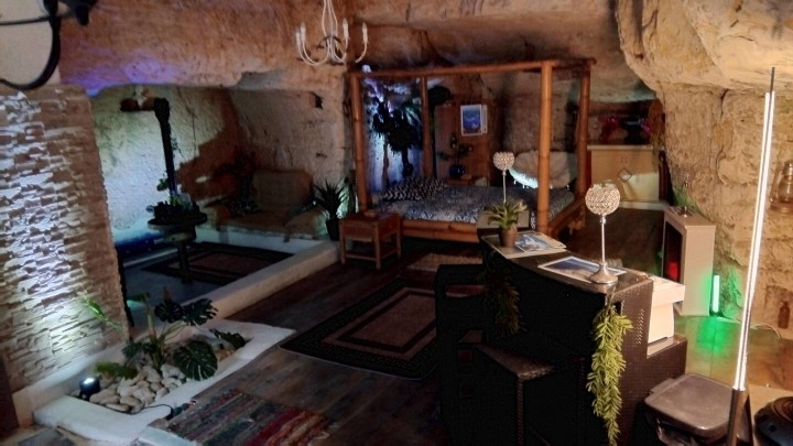 Troglodyte Insolite La Grotta - Langeais
