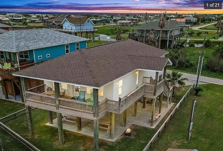 3 Minute Walk To Beach Close To Everything - Crystal Beach, TX