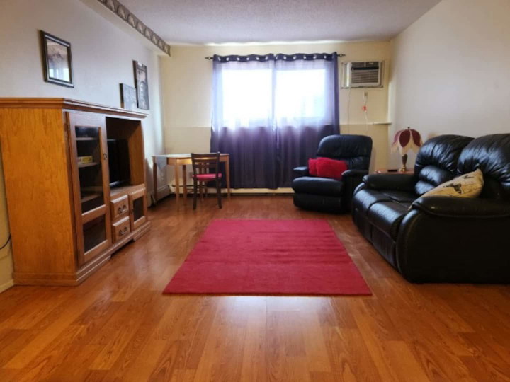 Medicine Hat - Cozy Lower Unit - Medicine Hat