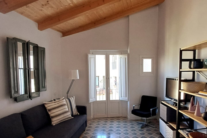 Feelhomevic. Penthouse+terrace Historic Center - Vic