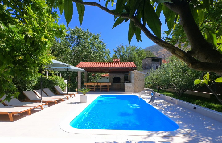 Amazing Residence With New Private Pool,sauna,bbq - Split