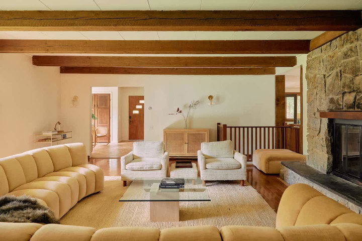 Spacious Private Retreat W. Pool + Fireplace - Phoenicia, NY