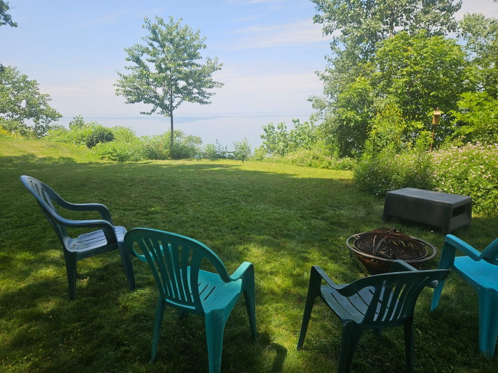 Relaxing Lakeside Getaway - Willoughby, OH