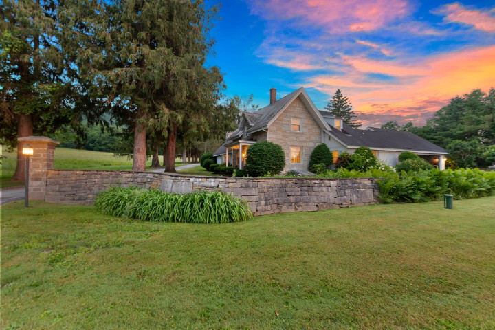 The Gate House--experience Vermont! - Bennington, VT