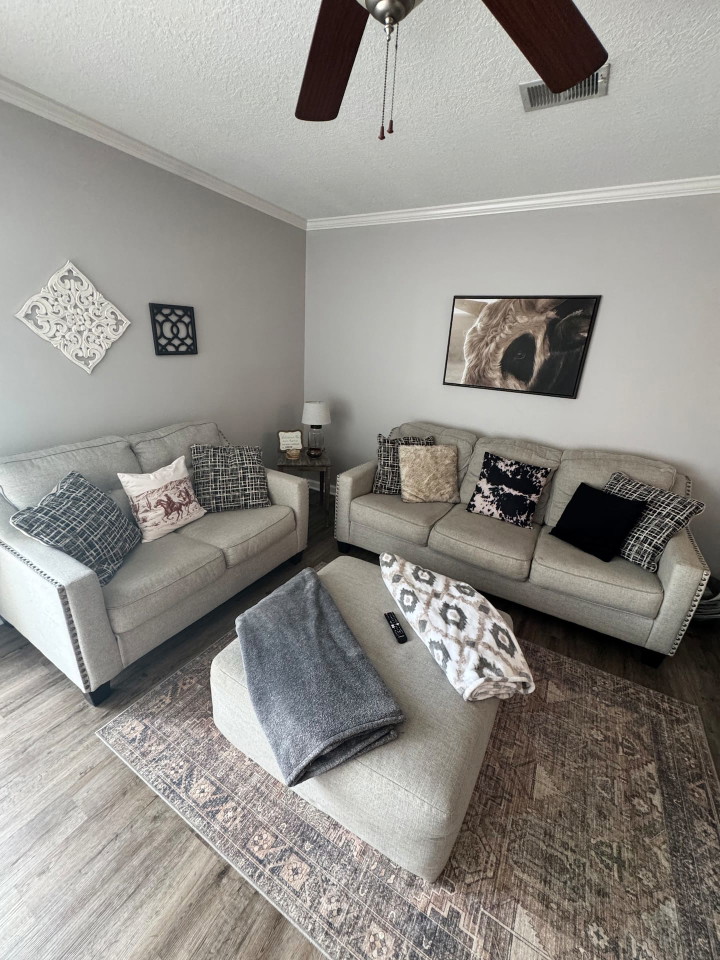 Rustic Retreat - Clarksville, TN