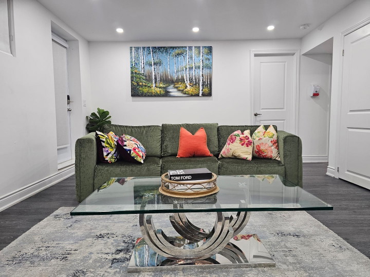 Cozy Spacious 2 Bedrooms - Oakville