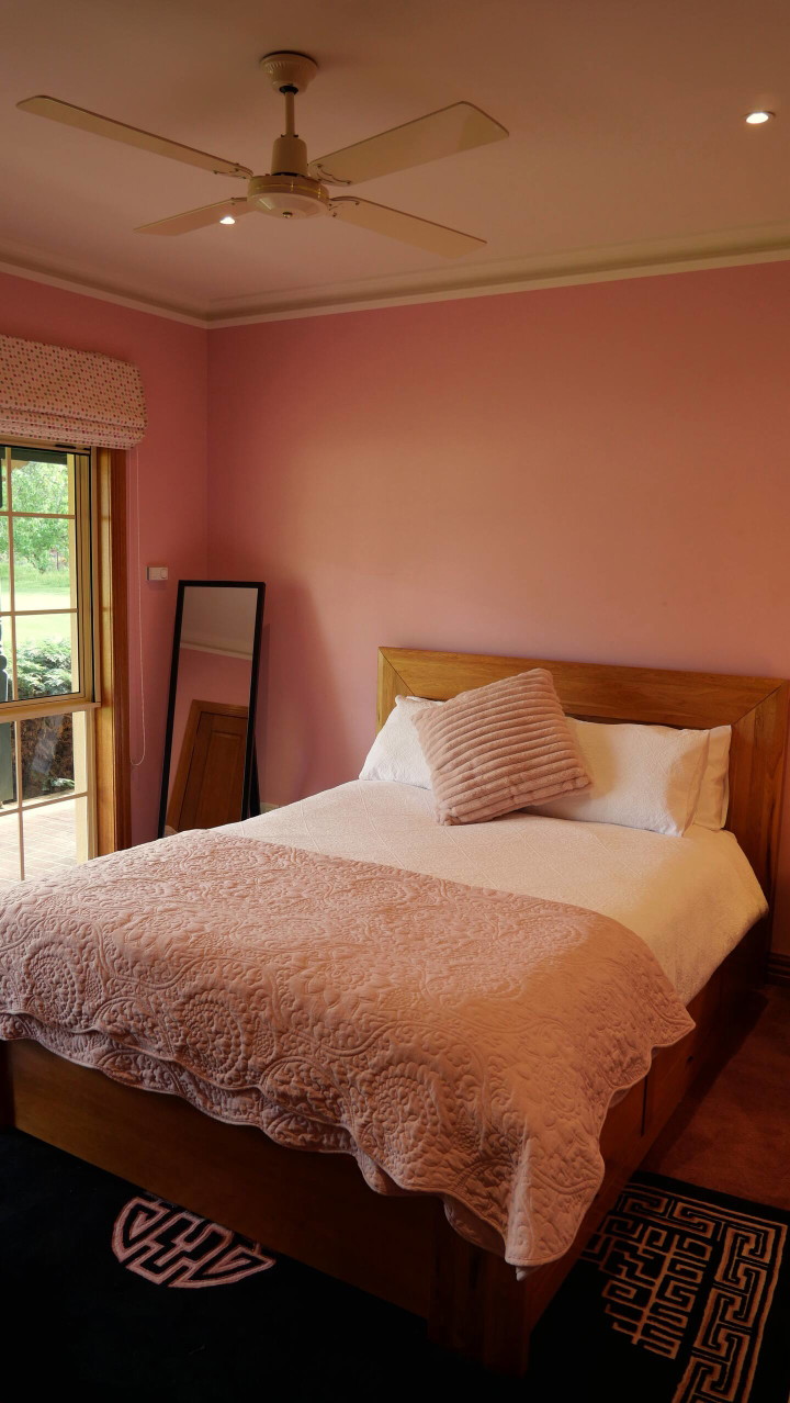 1 Bedroom Country Guest Wing - Sleeps 2 - Macedon
