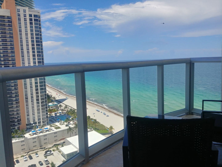 Sunny Isles Hotel Room Floor 24!!! (+ Hotel Fees) - Aventura, FL