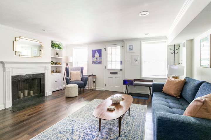 Walk To U.s. Capitol, Restaurants, Park + Parking! - Hyattsville, MD