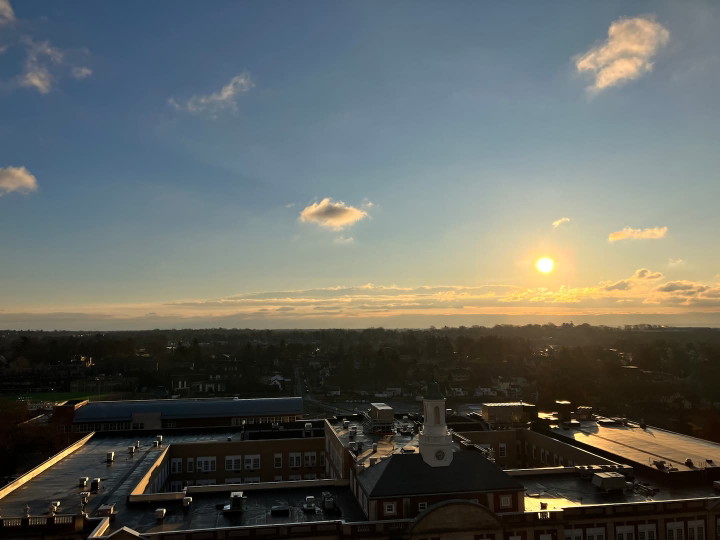 Sunny Downtown Stamford Apt - Stamford, CT