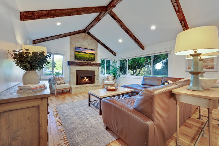 Breathtaking Sonoma Country Vineyard Getaway - Sebastopol, CA