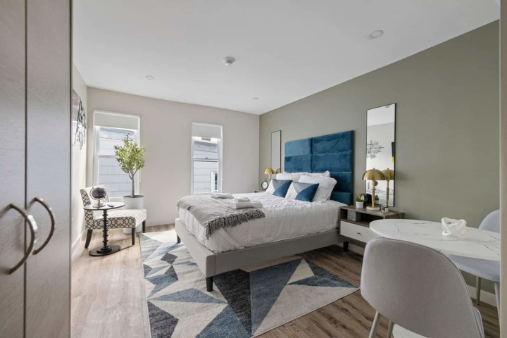 The Columbus Suites | The Courtyard Suite | 89-303 - Middletown, NY