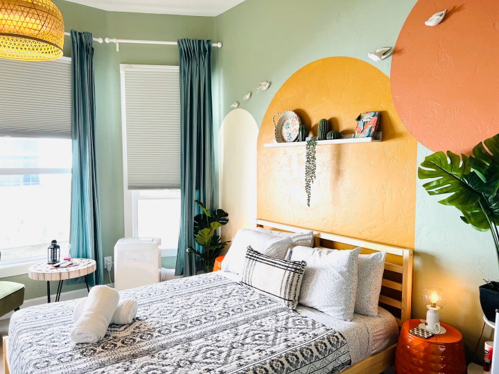 Charming Downtown Suite Near Convention Center - San Diego, CA