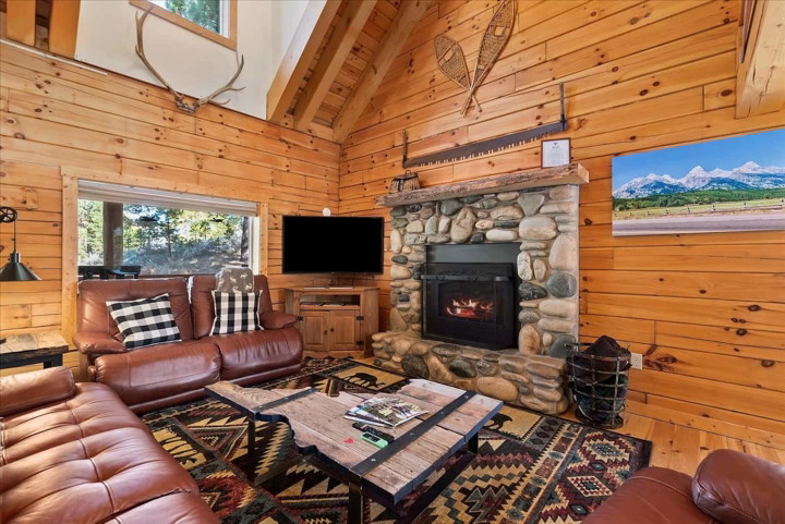 Family Friendly Log Cabin W/ Game Room Near Skiing - McCall, ID