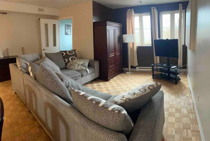 Lovely 3-bedroom / Bel Appartement De 3 Chambres - Boucherville