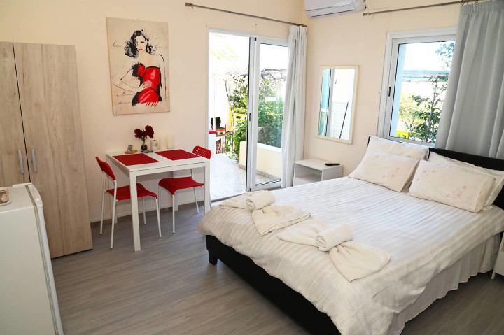 Lucky 4 - Estudio Independiente - Famagusta