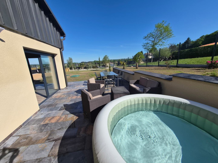 La Gélinotte Maison Climatisée Avec Terrain Et Spa - Thiers