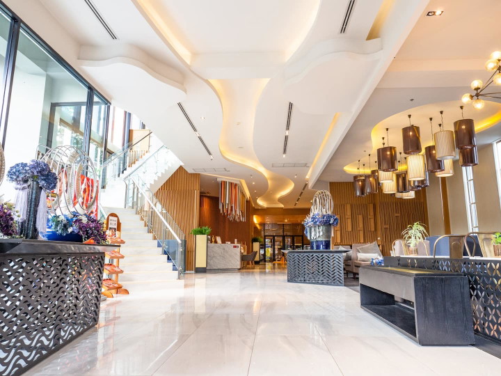 Brilliant Condo Pool View+night Barza Zone (82sqm) - Chiang Mai