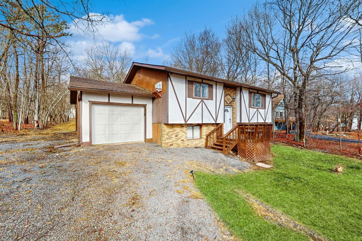Pool Access! All-season Family Home In Poconos - Pocono Lake