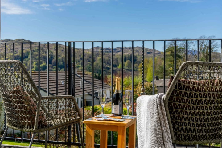 Panoramic Fell View Home & Balcony - Ambleside