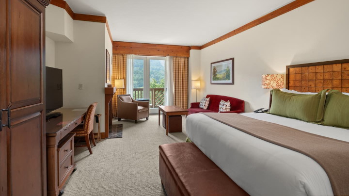 1214 * The Lodge At Spruce Peak | Ski In Ski Out | Studio | Spruce Peak Village Views 2nd Floor - Vermont