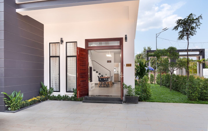 2 Bedrm Villa+ Living Room, 15 Mins Walk To Center - Cambodia
