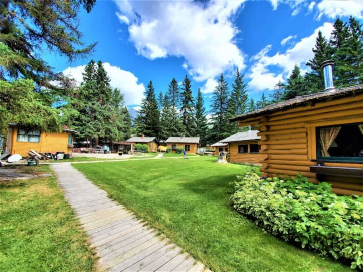 #06 Charming 2 Bedroom Cabin By Canmore Banff Gate - Banff, AB, Canada