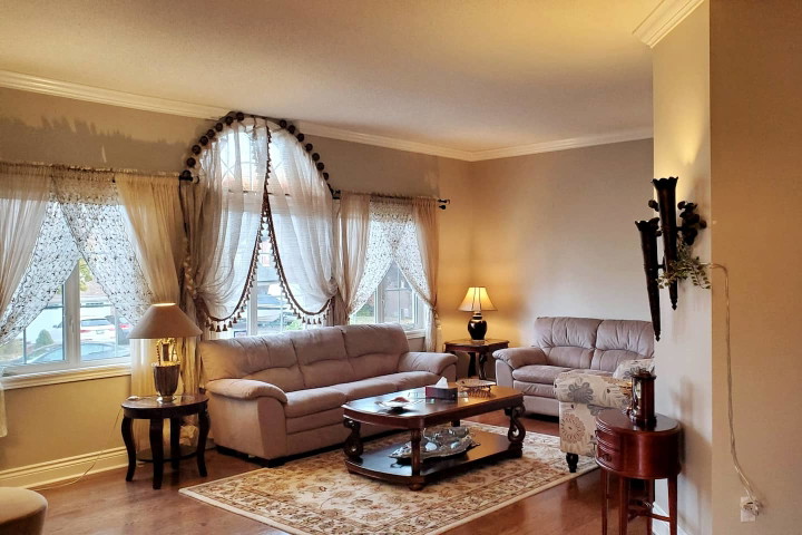 Modern & Spacious 2b+2b Bungalow In Oakville - Milton