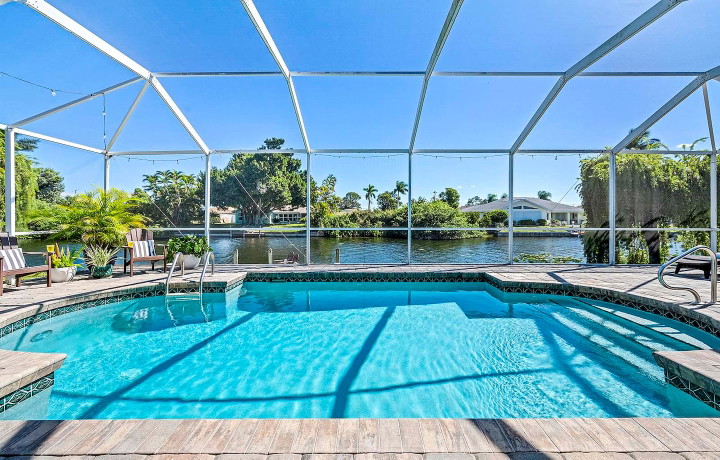 Blue Abaco - Beautiful Waterfront House - Cape Coral, FL