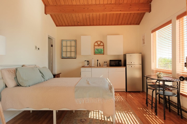 Ocean View Guest Suite - Salt Spring Island