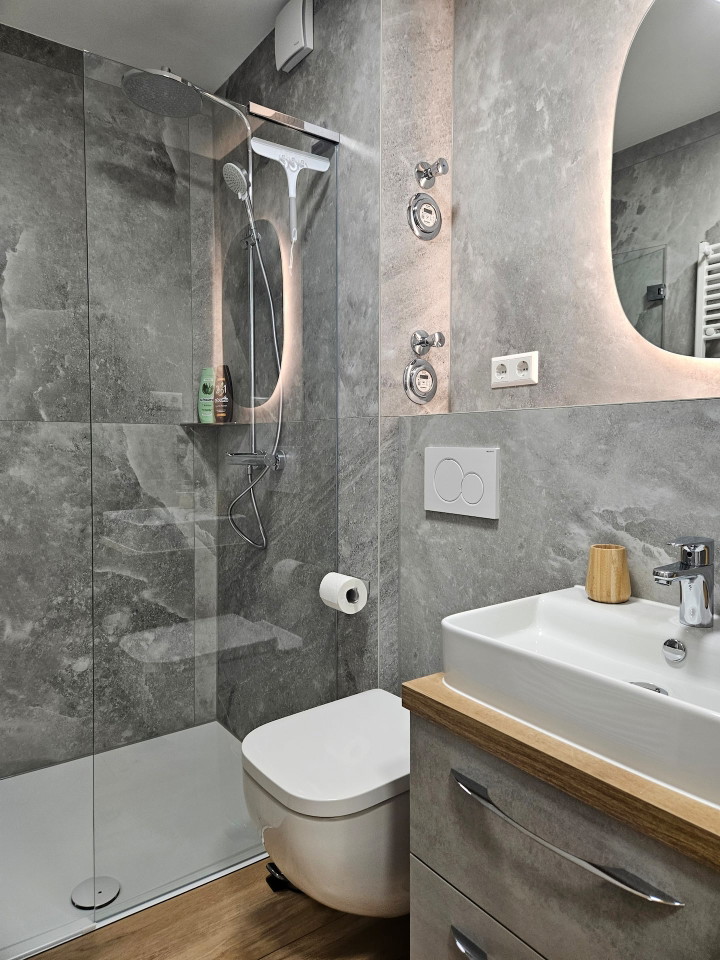 Modern Elegance - Apartment Balcony Kitchen Parking - Langenhagen