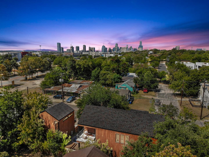 Walk To E 7th Eats: East Austin Casita - Austin, TX