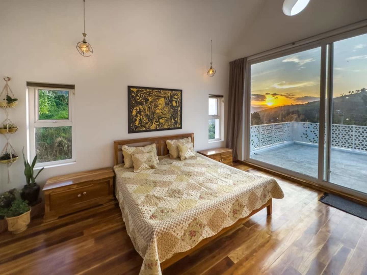Innsky Kodai  Luxury Villa With View, Pond & Lift - Kodaikanal
