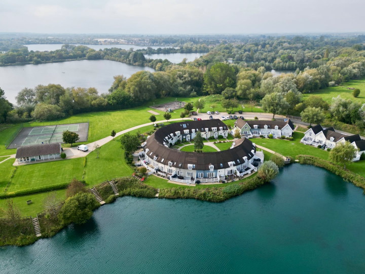 Nyhavn Lakeside Cottage - Somerford Keynes