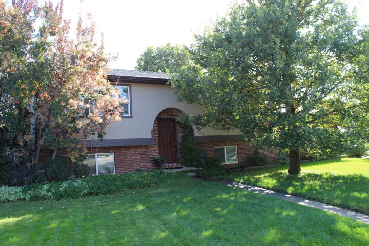 Virginias 4 Bed, 2 Full Bath Getaway With Lg Yard - Greeley, CO