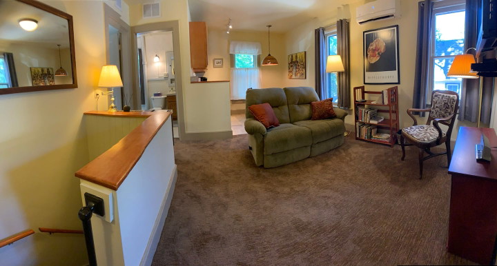 Treetops Suite, 2 Bedrooms @ 7th Street Retreat - Winona, MN