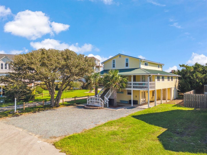 New Listing | Cozy Cottage | Steps To The Ocean - North Topsail Beach, NC