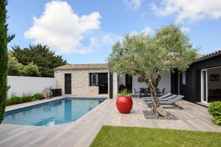 Belle Propriété De 180m2 : 5 Chambres, Piscine&spa - Île de Ré