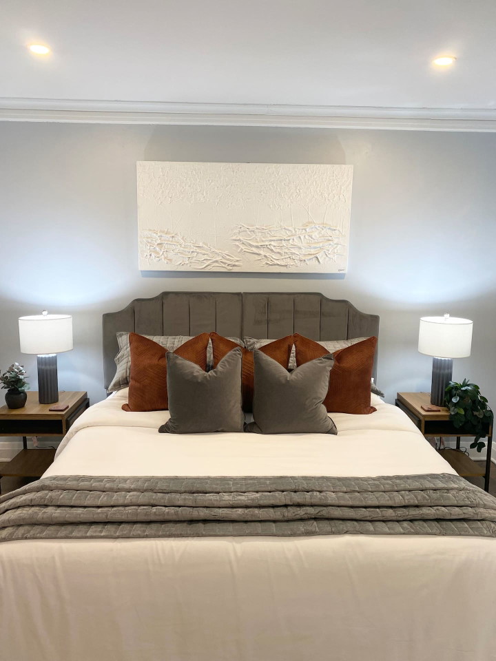 A Luxury Stay While You're Away - Oak Park