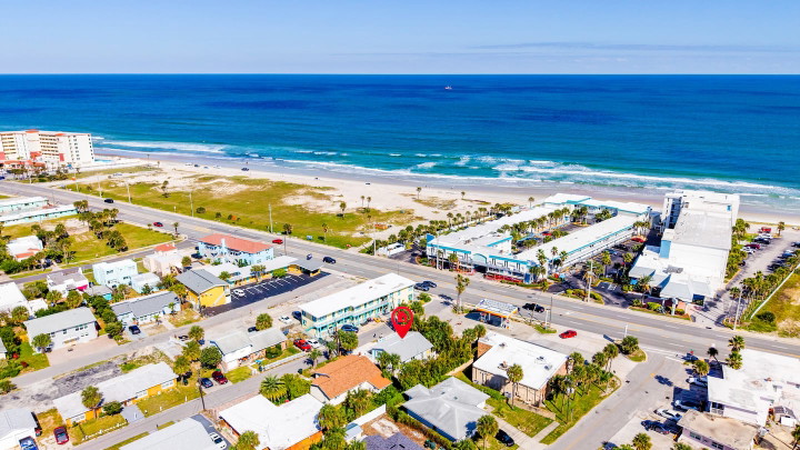 3br Beach Escape, 3+cars, Steps To Ocean + Dining - Daytona Beach, FL