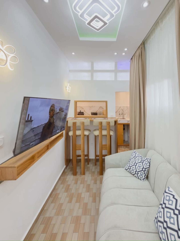 Quiet & Bright Apartment  Downtown  Wi-fi - Cameroon