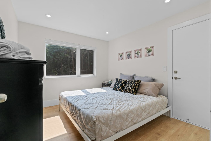 2 Bedroom Luxurious Retreat With Hottub - 6400