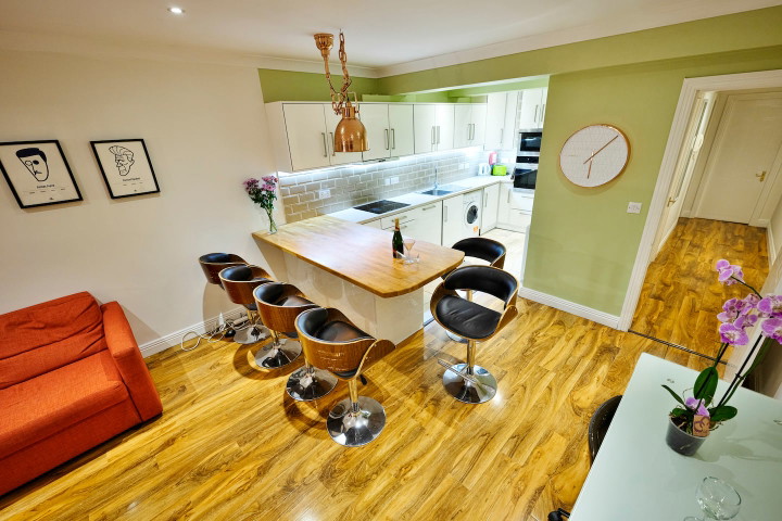 Central Lodge - Chic, Large Bright Newly Fitted - Dublín