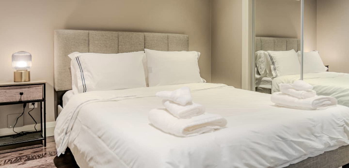 Luxury Cambie Village Suite | Skytrain Nearby - Vancouver