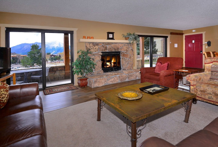 Ponderosa Condo, Renovated 2bd/2ba, Hot Tub, Deck - Crested Butte, CO