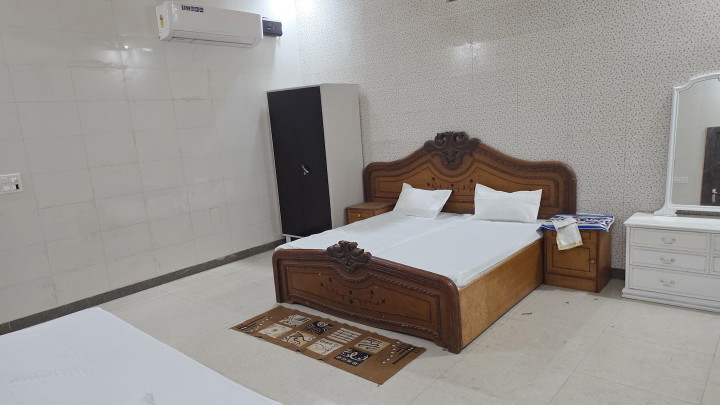 Shri Hit Sadan Home Stay - Vrindavan