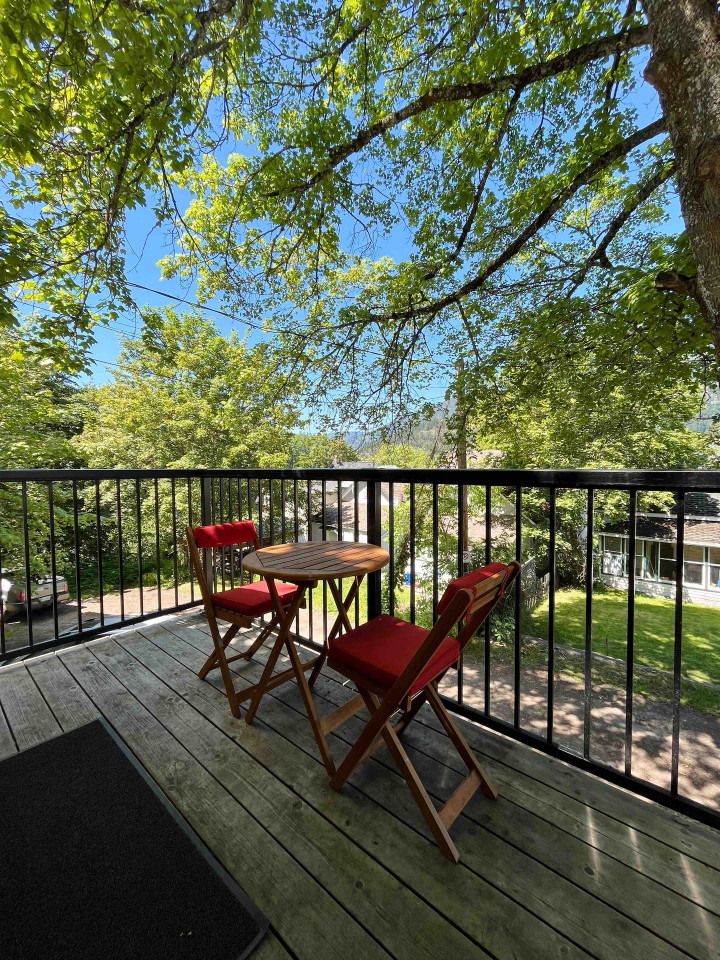Cozy One Bedroom Coachhouse In Central Nelson! - Nelson